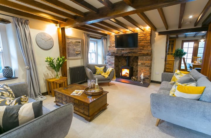 10 Bunkers Hill - Bangor, UK