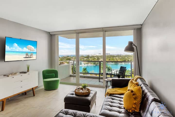 Bayfront View Balcony-beachfront Condo - Miami Beach