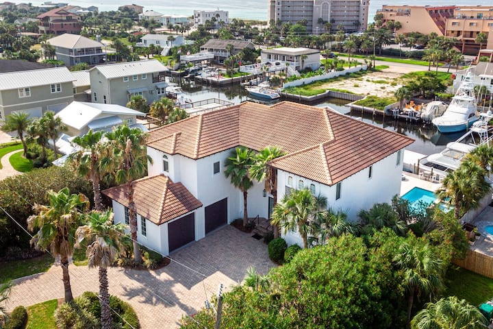 Marlin Haven | Gated Beach | Heated Pool & Spa - Destin, FL