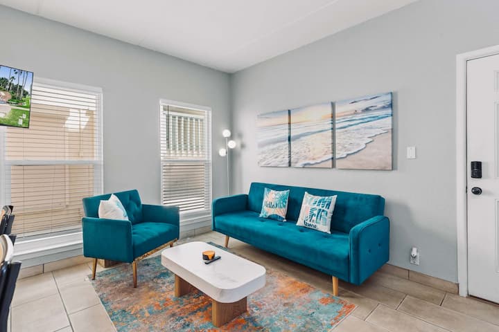 Spi Beach Condo - Block Away To  Paradise - South Padre Island