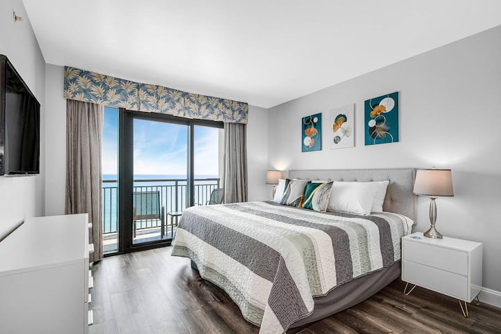 Unwind By The Waves Oceanfront Suite - Myrtle Beach, SC