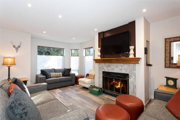 Whistler Townhome 4 Bedroom, Steps To Ski Hills An - Whistler
