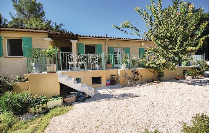 Lovely Home In St Anastasie S Issoles - Brignoles