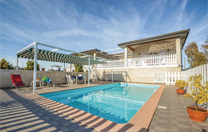 Amazing Home In Arnaud-guilhem - Salies-du-Salat