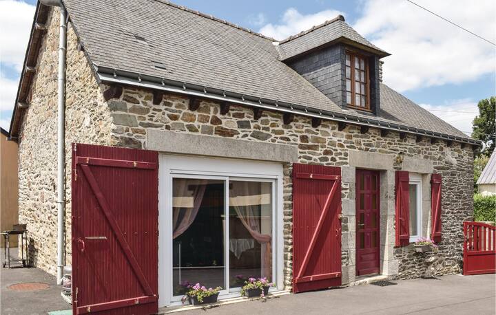 Awesome Home In Le Cambout With Wifi - Les Forges