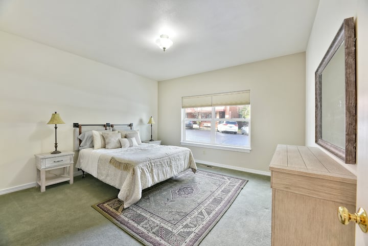 230 4th Street - Ashland, OR