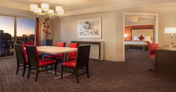 Hotel Suite + Connecting Room - 2 Beds - Las Vegas