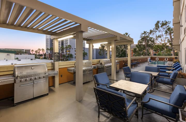 Comfort And Convenience! 2 Pet-friendly Units! - Placentia