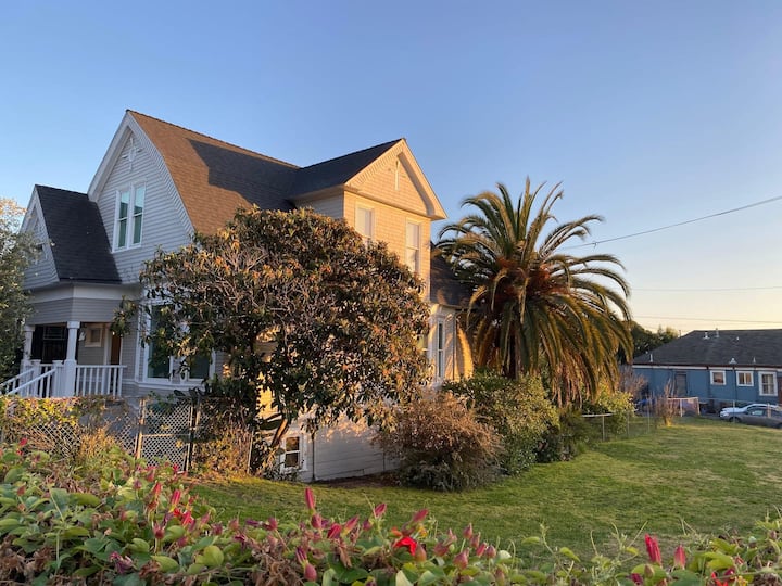 4br/4ba * Hidden Gem  * W/d * Parking - Alameda, CA