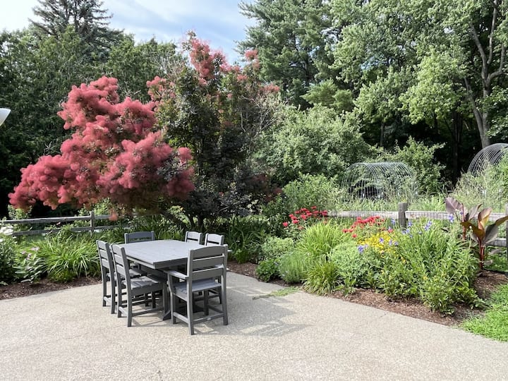 Luxury Urban Farmstay, Centrally Located - Shelburne, VT