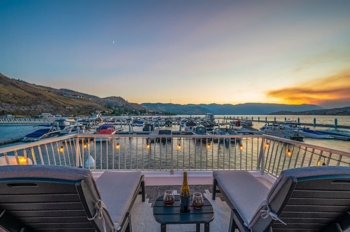 Best Views-stay On The Lake-stationary Houseboat - Chelan, WA