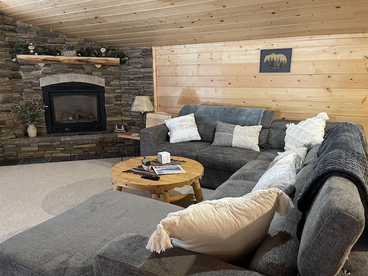 Ideal For Adventure Seekers Huge Garage! Sleeps 9 - Island Park, ID