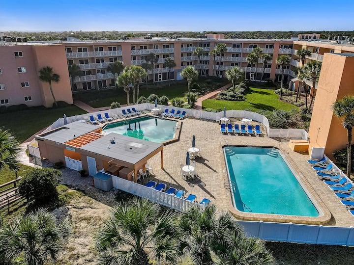 Sunlounger|3br/2ba Beachfront Retreat - St. Augustine Beach, FL