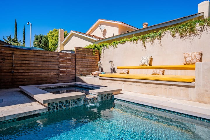 Vibrant Agoura Hills Home W/ Pool - Agoura Hills, CA