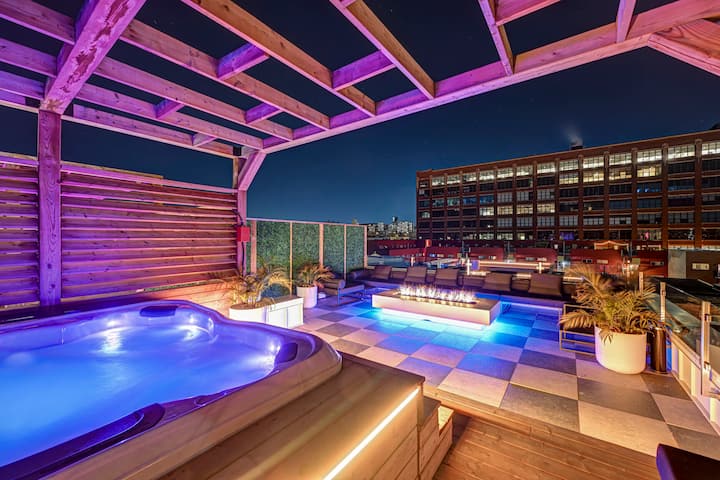 Clubhaus Premium Xl Penthouse, Rooftop Hot Tub, Sleeps 16 - Montreal