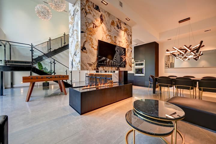 Clubhaus Vip Suite, Private Hot Tub, Sleep 16 - Montreal