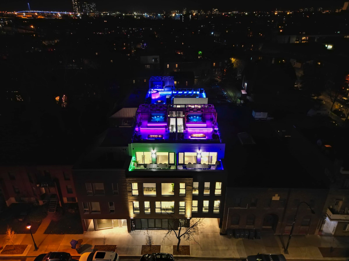 CLUBHAUS Executive Penthouse, Private Rooftop, Sleeps 12+ CLUBHAUS Executive Penthouse, Private Rooftop, Sleeps 12+