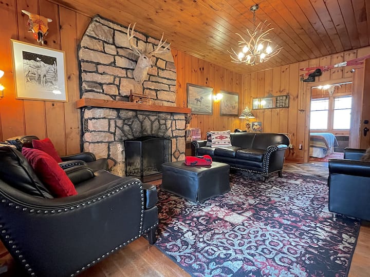 Molesworth House- Large, Historic Home, Walk To Downtown Cody - Cody, WY