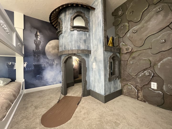 Pool & Paddle Boards | Themed Adventure Castle - Washington, UT