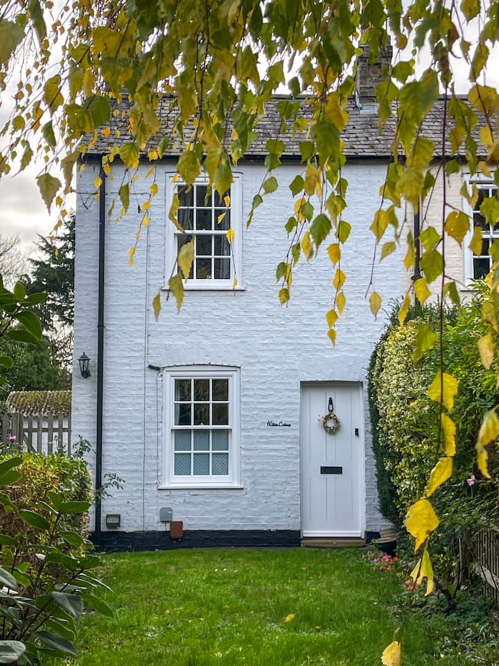 Willow Cottage, In Historic Grantchester Village - Cambridge