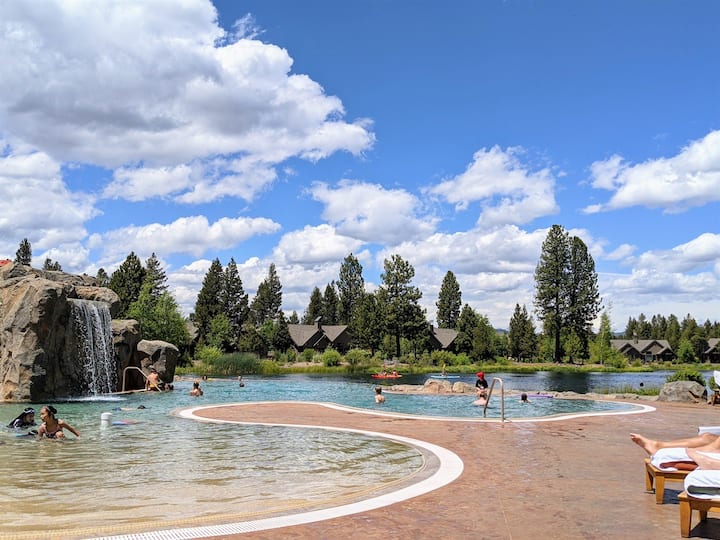 Luxe Sunriver Stay|soakingtub, Gamerm, 7fireplaces - Sunriver, OR