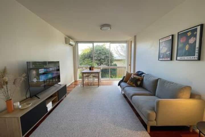 A Great Space In Malvern East - 2 Bedrooms - Melbourne