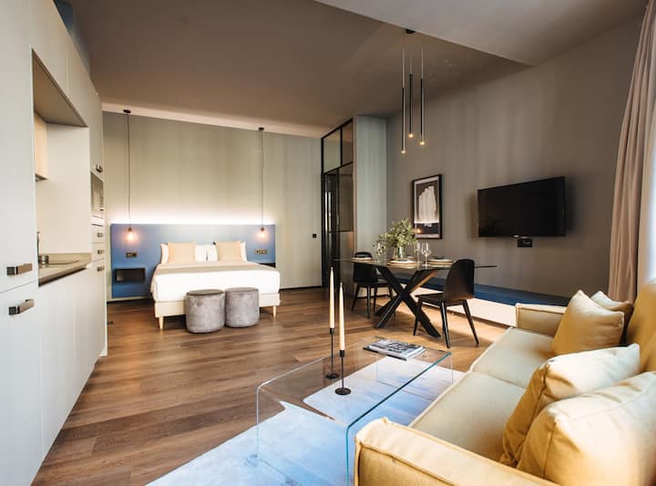 Muralla Sevilla Suites By Lola E - Sevilla, España