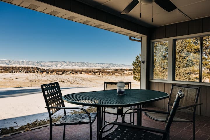 Truly Panoramic Mountain View Full House Retreat - Sheridan, WY