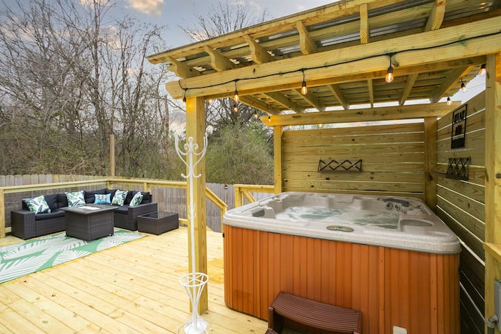 Larchwood Retreat Cozy + Spacious Stay - Nashville, TN