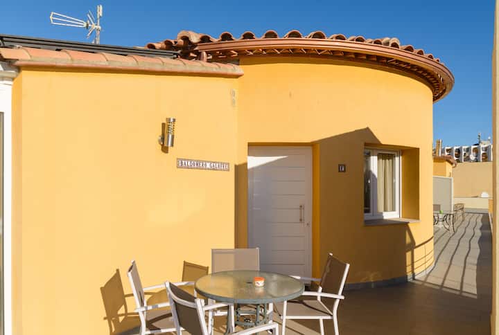 Apartment Waterfront W/ Fire Pit & Bbq Grill - Empuriabrava