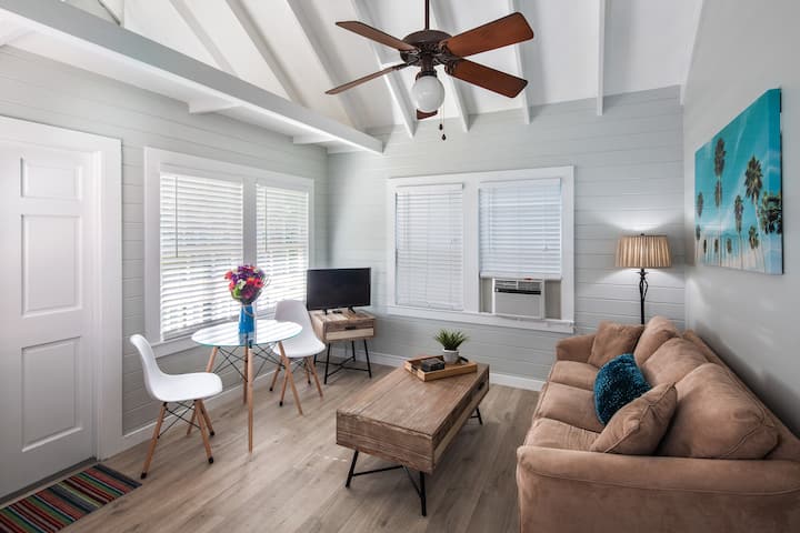 Poinciana Treetop ~ Casual Second Floor Duplex - Key West, FL