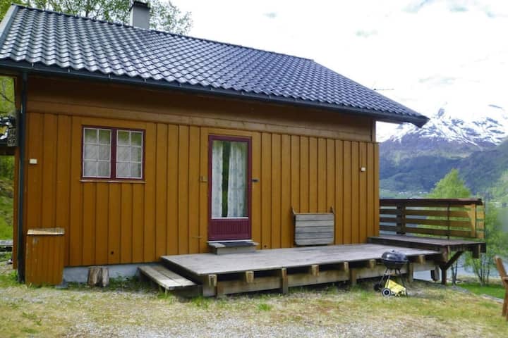 108 M² Apartment ∙ 4 Bedrooms ∙ 7 Guests - Hjelle