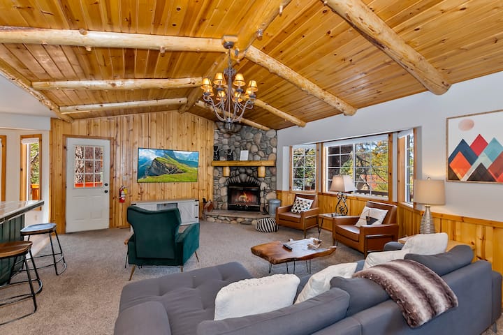 Rocky Top Retreat:near Bear Mtn!hottub!pool Table! - California