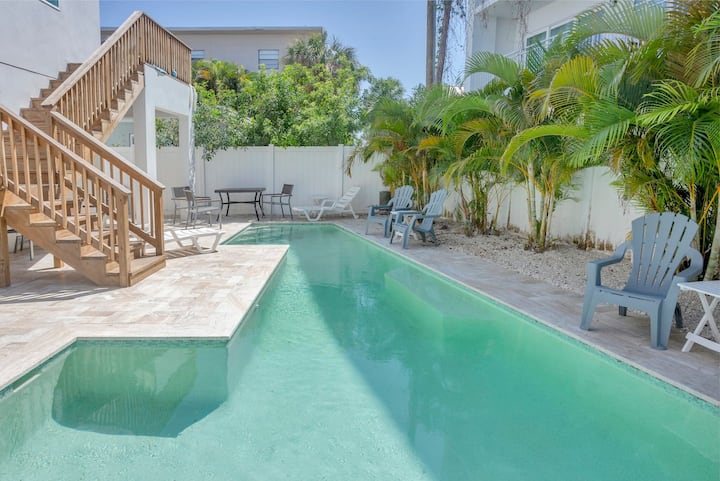 Luxury Pool Home/golf Cart - Madeira Beach, FL