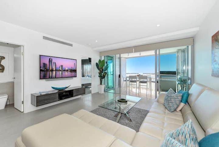 Luxury 1 Bedroom Superior Oceanview - 5 Nights - Gold Coast