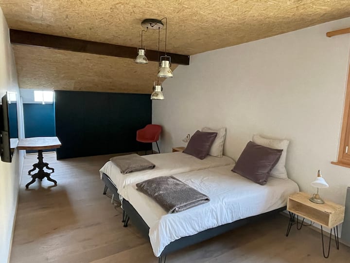 Chambre Double Dans Le B&b  La Forge De Diogne - Crans-Montana
