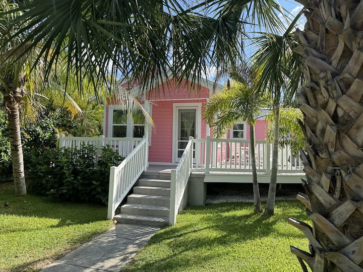 Sunshine Beach Bungalow That Is A Unique Treasure - Treasure Island, FL
