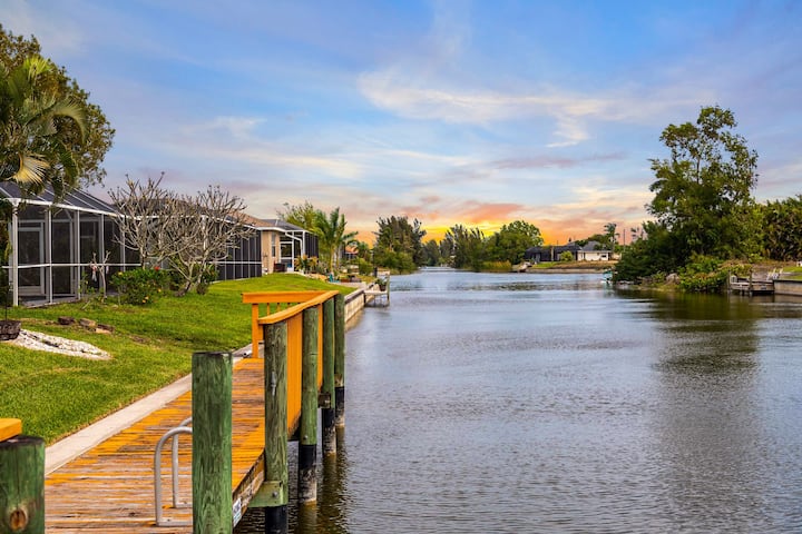 Waterfront Retreat W/ Kayaks, Spa & Htd Pool - Cape Coral, FL