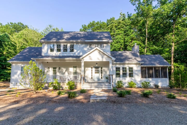 Hot Tub & Pool In Gorgeous Wooded Community - New Buffalo, MI