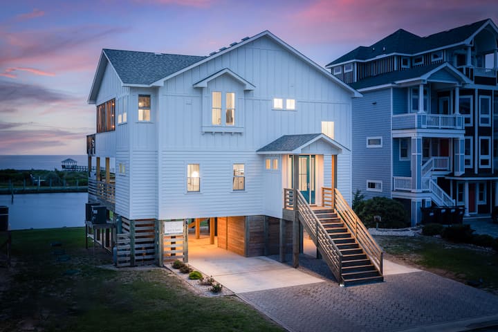 Waterfront,  Luxury Home, Hot Tub, Sunsets - Outer Banks, NC