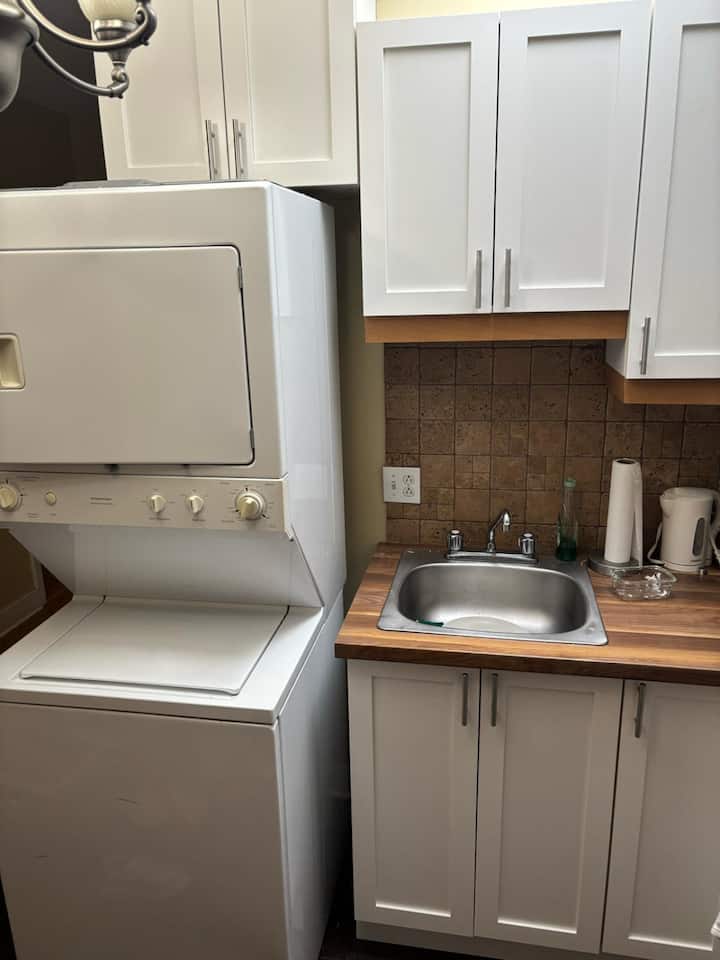 Near Olympic Park: Hot Tub + Free Parking +Wifi - Varennes