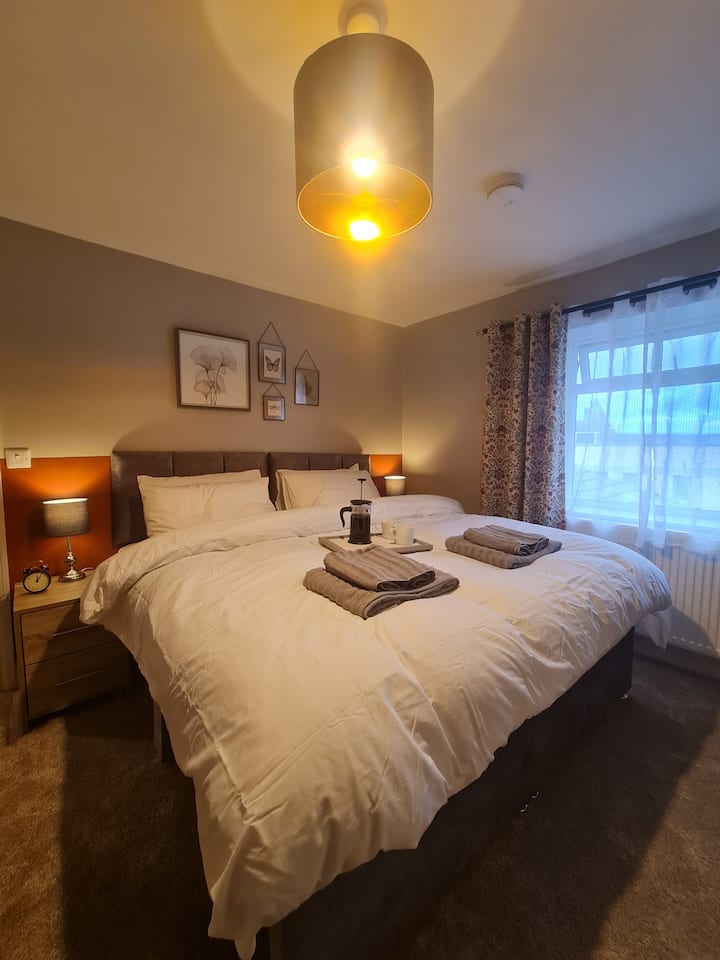 Beautiful Ilkley Cottage Sleeps 8 - Pet Friendly - Ilkley