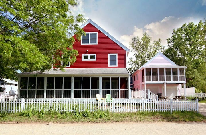 Perfect For Large Groups Located In The Heart Of B - Michigan City, IN