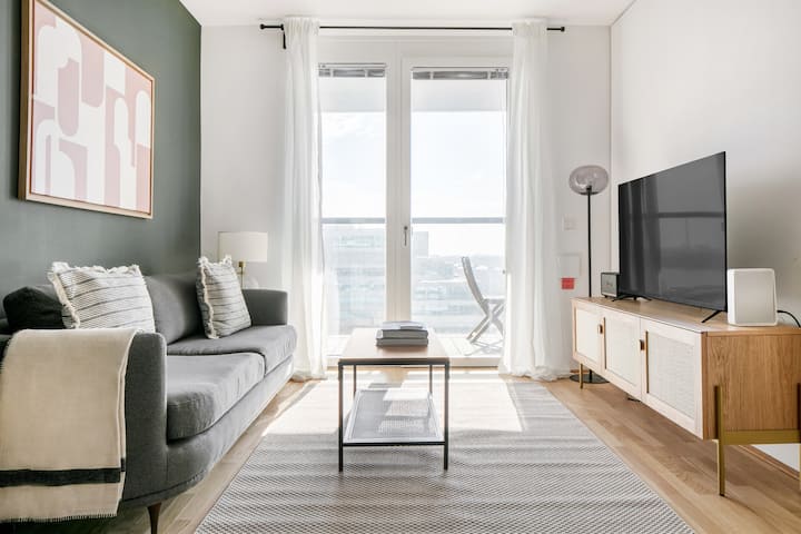 Luxe Marinatower 2br W/ Gym & Elevator, Nr Metro U2, By Blueground - Viena
