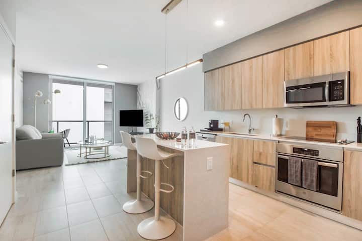 Pool & Bay Views 1 Bdrm Condo| Best Miami Location - Miami