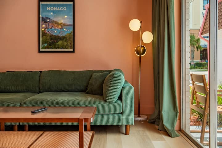 Renovated 2025 - Retro Beach Oasis With Color Pop - Clearwater Beach, FL