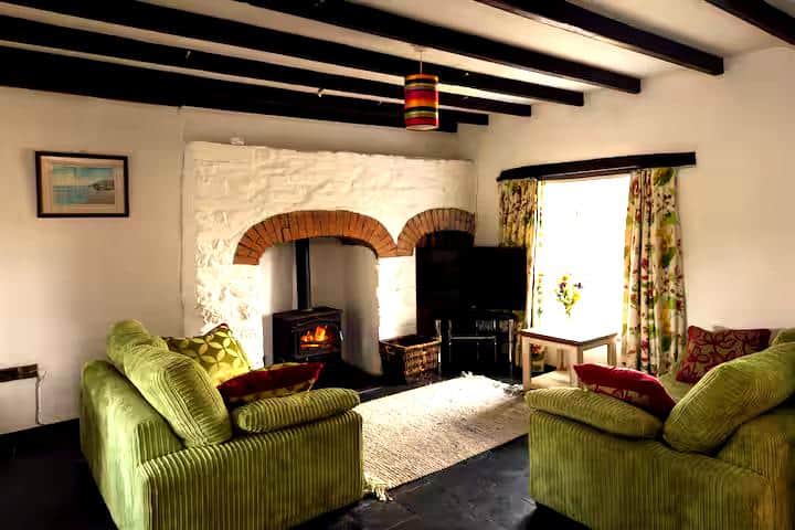 Cosy Stone Cottage W/ Log Burner & Views - Pembrokeshire