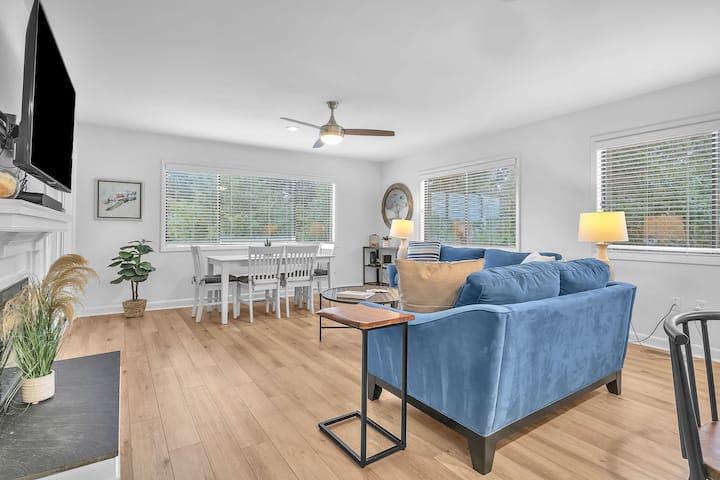 Beach Getaway Among The Oaks: Community Pools, - Caswell Beach, NC