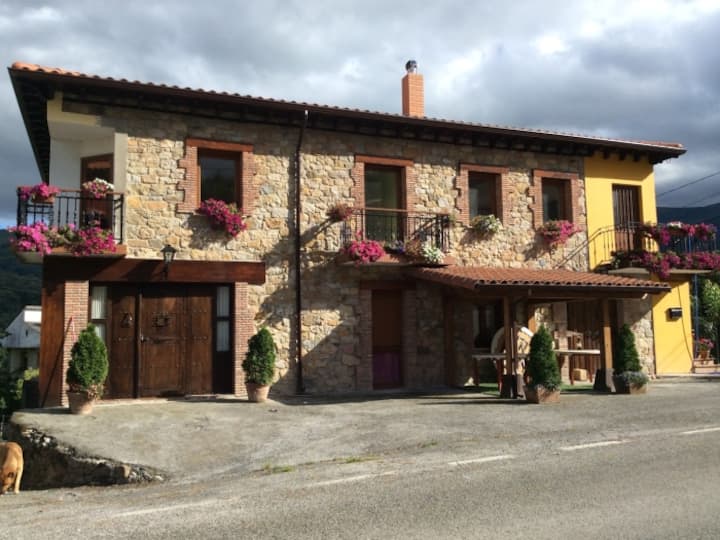 La Tienda De Abajo - Cosy With Parking And Views - Carranza