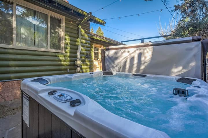 4br Mountain Getaway W/hot Tub Firepit & Game Room - Woodland Park, CO
